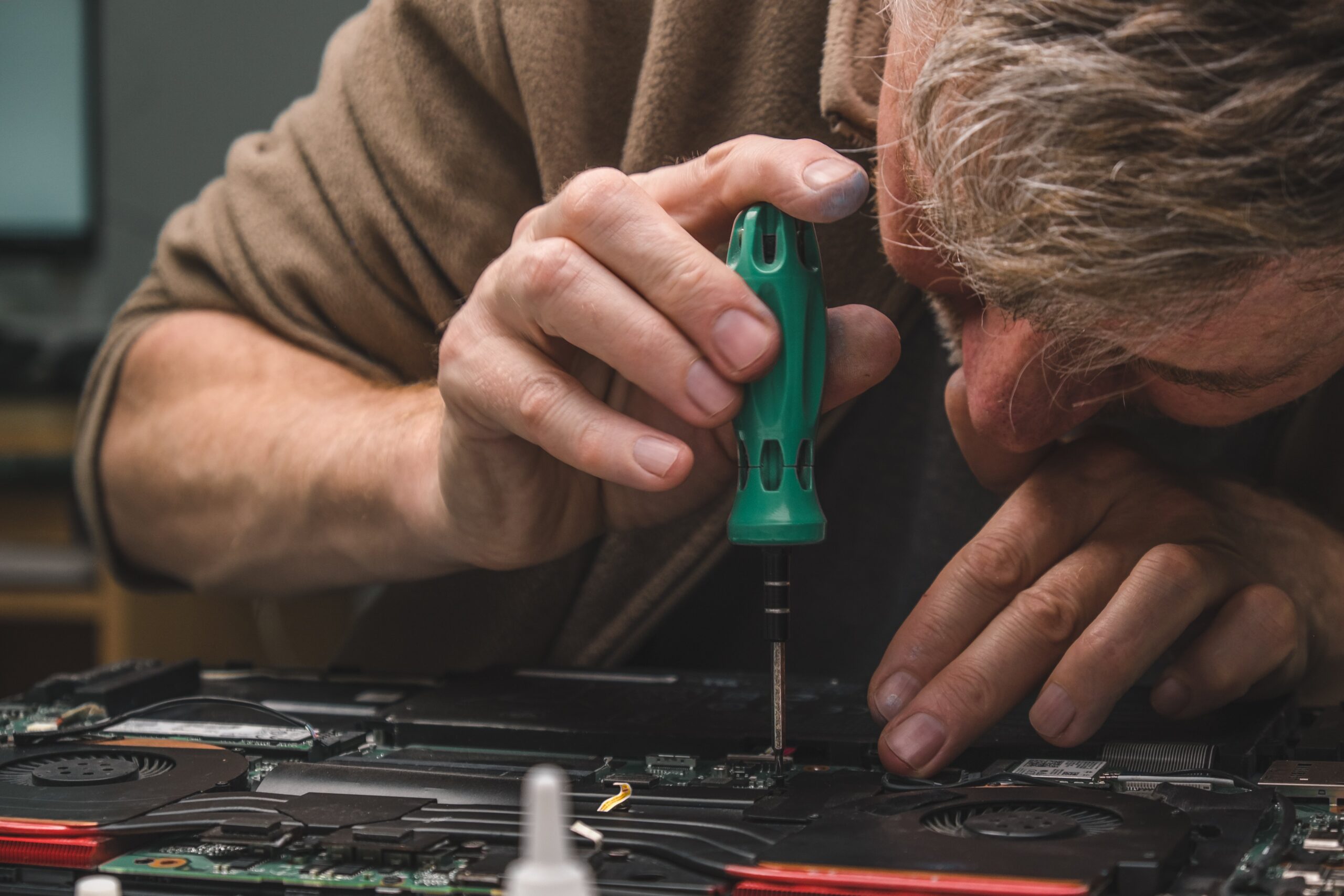 MicroMain: 5 Steps for Emergency Maintenance